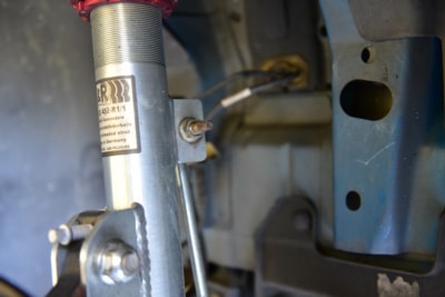 Front Strut Removal – VE Commodore | AutoInstruct