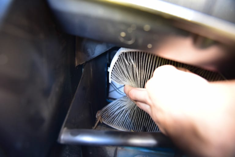 Changing Cabin Pollen Filter – VE Commodore – AutoInstruct