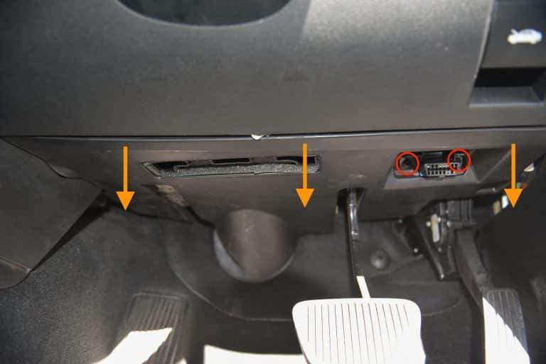 Replacing Air Conditioner (HVAC) Actuator – VE Commodore | AutoInstruct