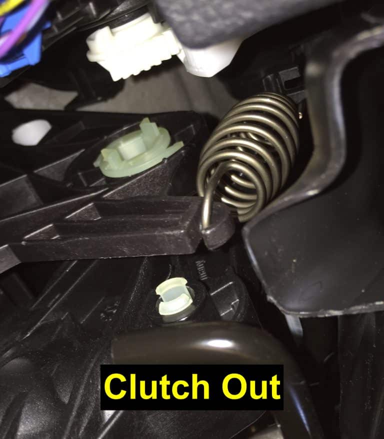 Clutch Assist Spring Removal – Volkswagen MK7 Golf | AutoInstruct