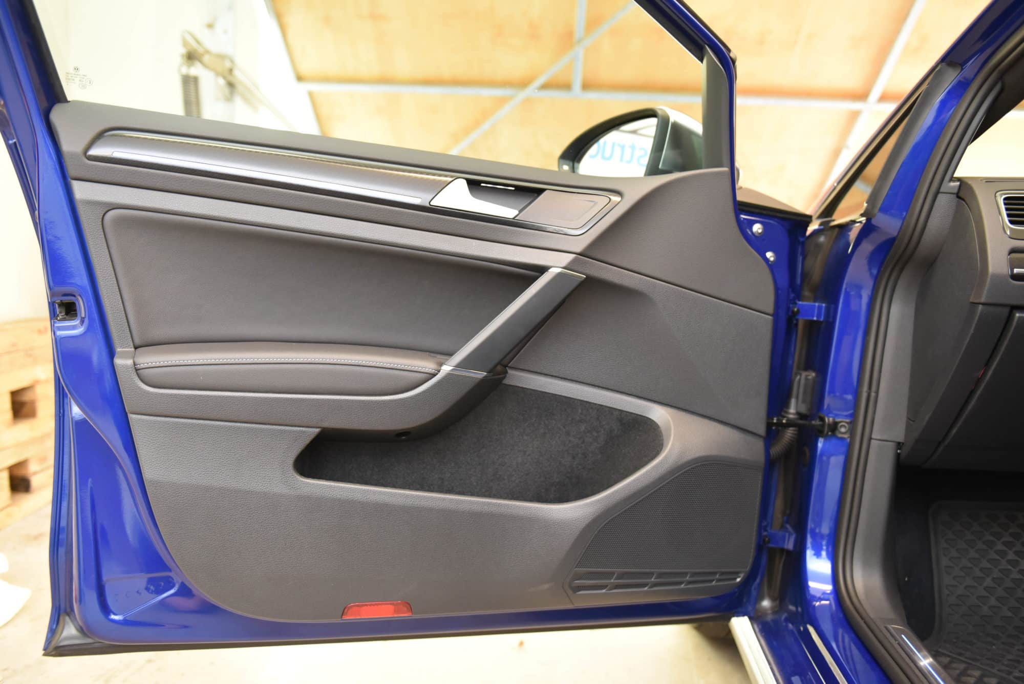 Front Door Trim Removal - Volkswagen MK7 Golf | AutoInstruct