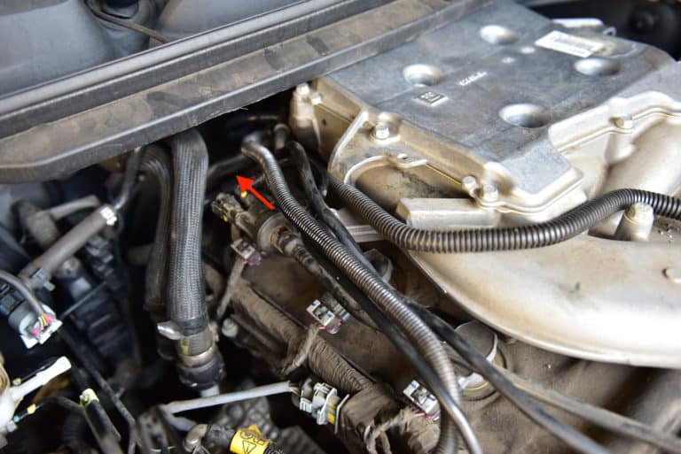 Changing V6 Spark Plugs – VE Commodore | AutoInstruct